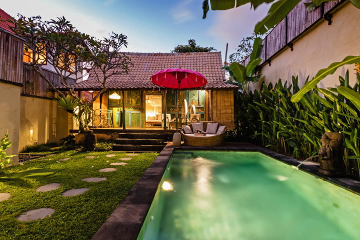 Prive-joglo Met Zwembad Hart Van Seminyak - Bali