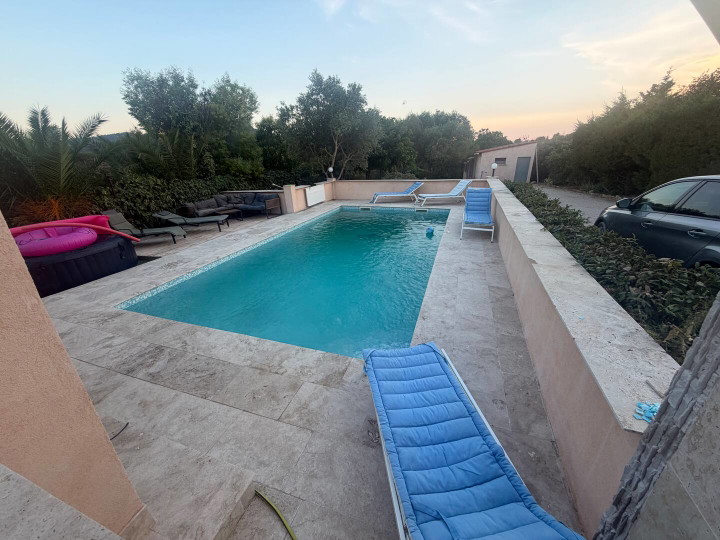 Gîte Dans Le Var - 4 Personnes Avec Piscine - Le Muy