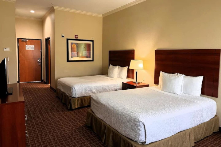2 Queen | Ramada College Stn | Near Texas A&m - College Station, TX