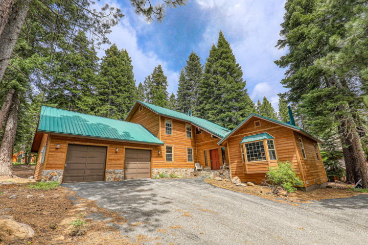 Large Mountain Home Away From Home 4br/3ba - Truckee, CA