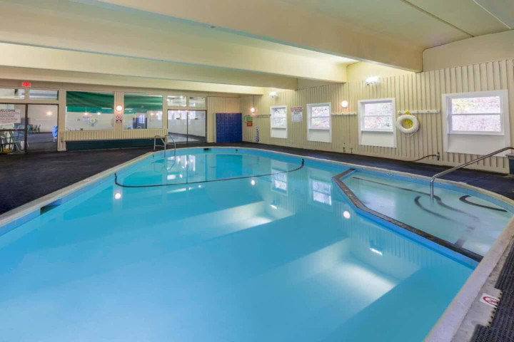 Three 2br Villas W/ Sauna, Games & Pool Access - The Berkshires, MA