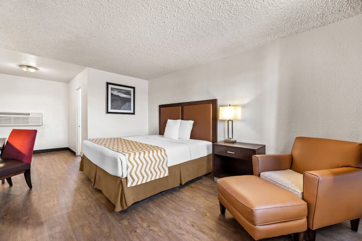 1 King Bed | Travelodge Page | Near Lake Powell - Page, AZ