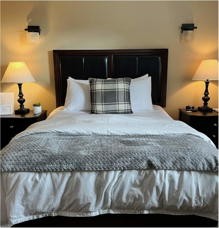 Ontario Suite @ The Bayfield Guest House - Bayfield, WI