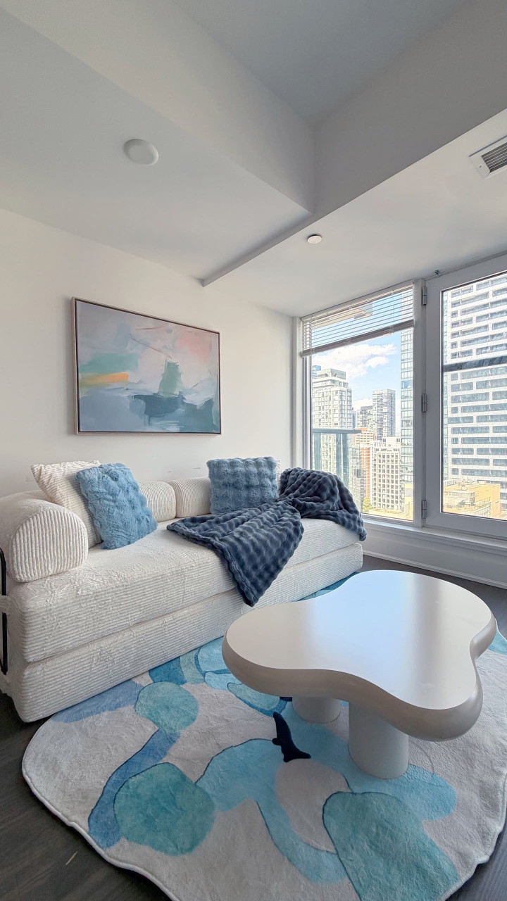 Central 1-bedroom Condo With City Views - Toronto
