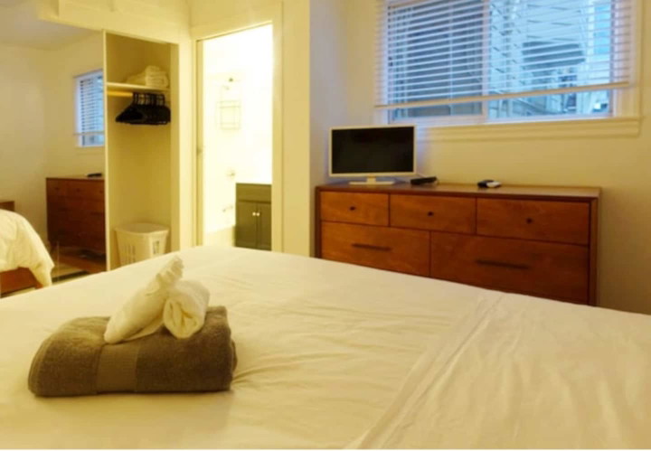 Nobhill Private Room #4 W/ Private En-suite Bath - San Francisco, CA