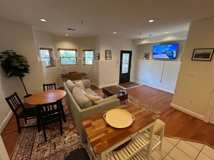 Charming 2br Entire Apt Historic Ledroit Park/shaw - Washington, DC