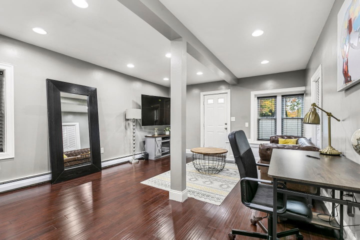 Quiet Boston Retreat Private Entrance + Parking - 퀸시