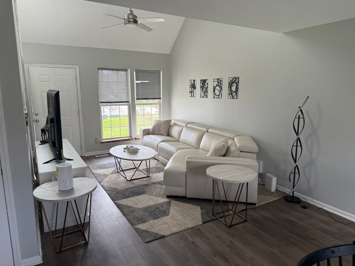 Spacious 3br Home W/ Garage, Deck & Pool Table | - Liberty, MO