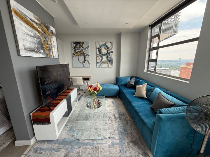 The Median 1-bedroom Studio Apartment With Balcony - Johannesburg