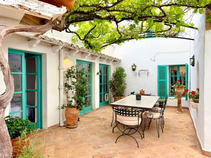 A Typical Village Atmosphere - Palma de Majorque