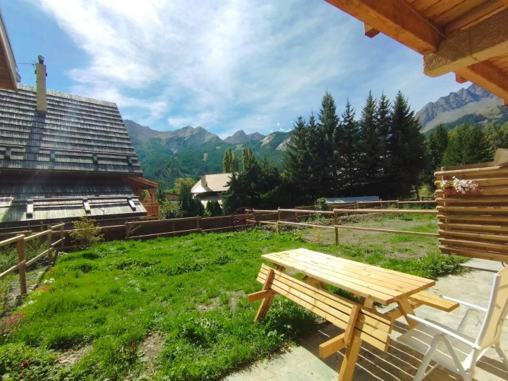 Grand Et Bel Appartement Spacieux Avec 2 Jardins - Névache