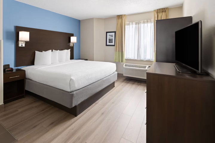 Studio King | Baymont Newark | Close To Campus - Newark, DE