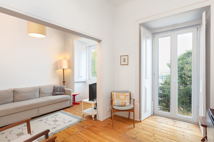 Quiet And Charming Apartment. Free Private Parking - Lisbon