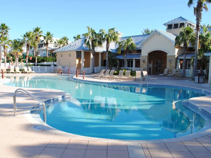 Cinnamon Girl | Beach, Pools & Huge Balcony - Palm Coast, FL