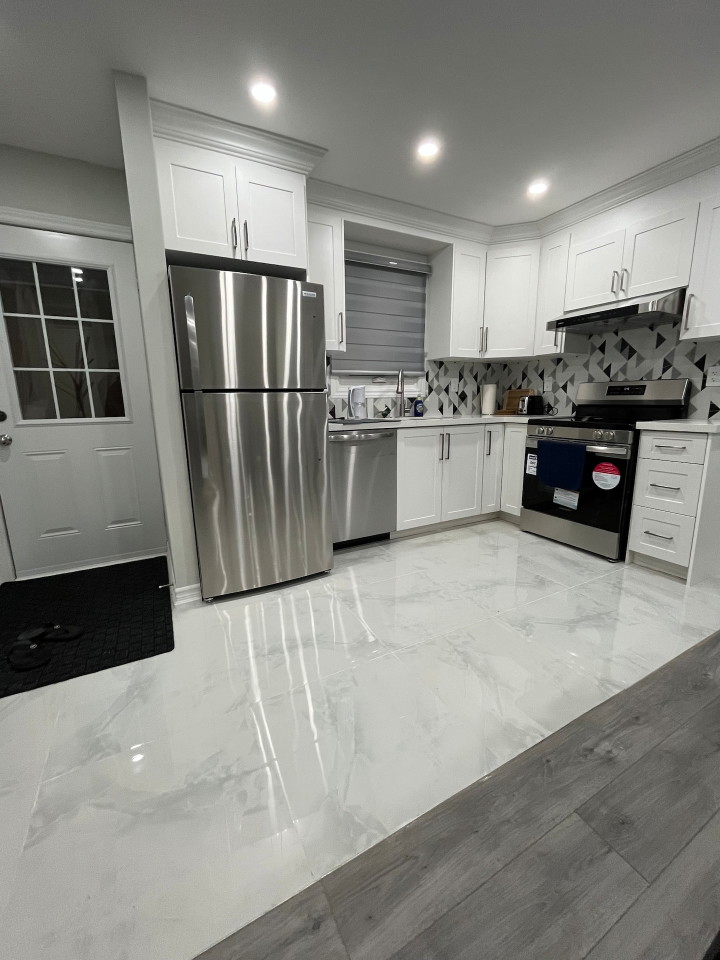 1 Awe-inspiring Full Home Close To Pearson Airport - Brampton