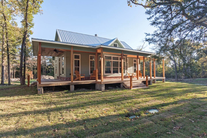 Modern Victorian Cabin In The Woods - Texas