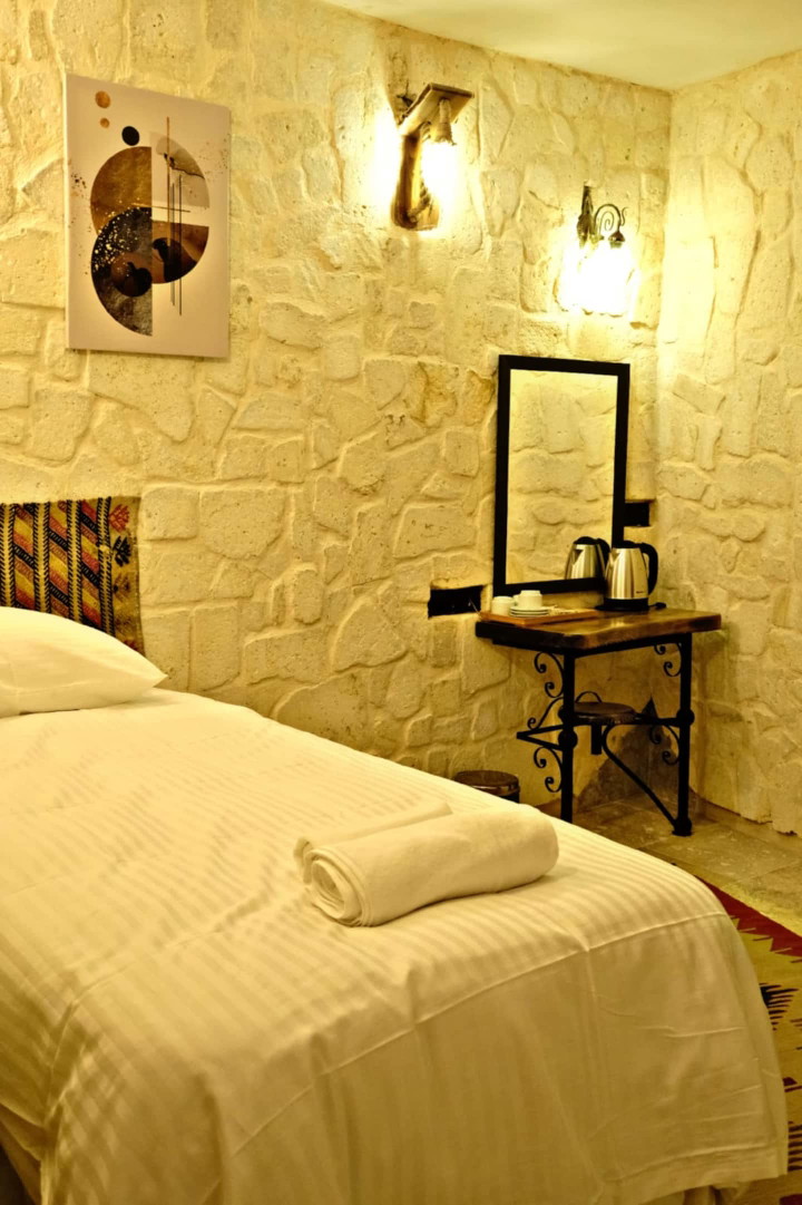 Manzaralı Balkonlu Single Oda/asma Cave House - Turkey