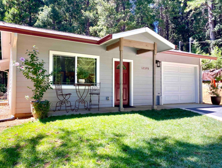 Beautiful Spacious Home Amongst Pines! - Nevada City, CA