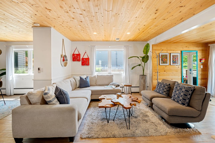 Mi Casa | Beachfront Family Getaway | Sleeps 6 - Leamington