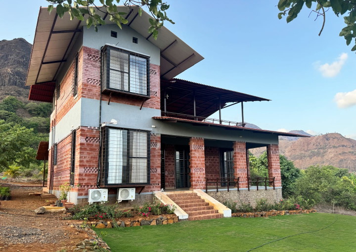 Skygram Raha  A Cozy Lakeview Retreat - Lavasa