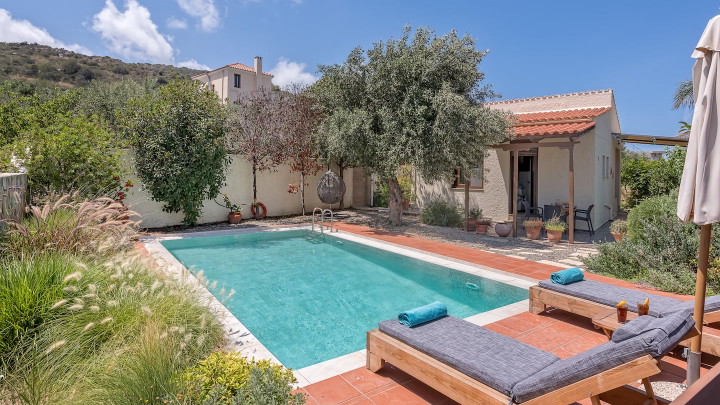 Yiannis Cottage Con Piscina Privada Se Encuentra En Una Posición Pintoresca En El Oeste De Creta - Grecia