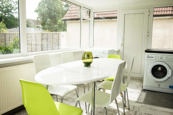 Thetushmore Detached  Priv Parking Large Rooms - Dorking