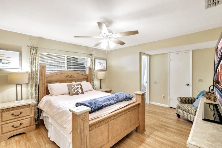 Refreshing Oasis With Massage Chair, Game Garage, Large Fenced Yard +Retro Games - Lake Mary, FL