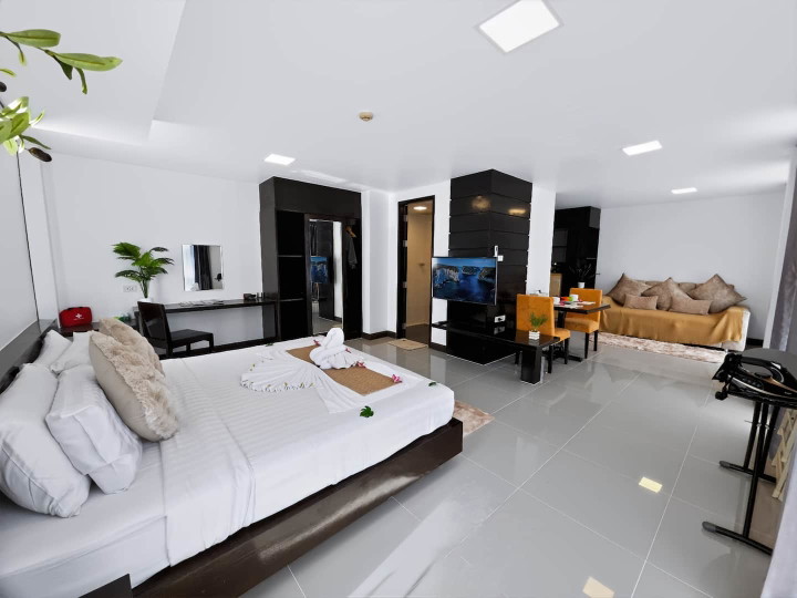 King Studio With Sofa Bed At Dee Residence - Karon Beach