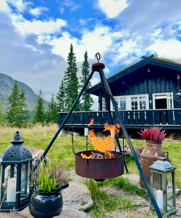 Autumn At Haglebu! Fresh Air And A Cosy, Large Cabin - Noruega