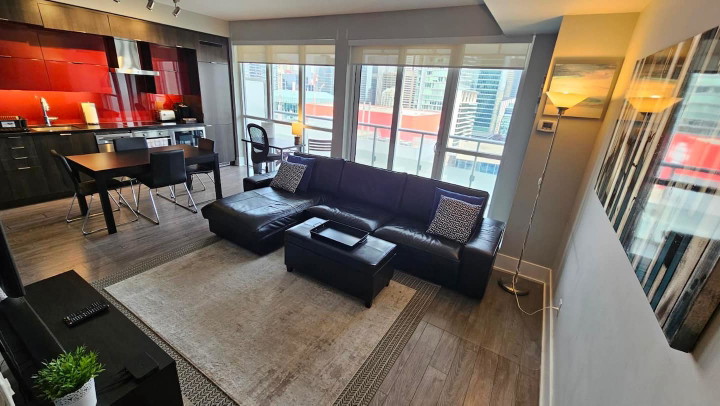 Executive Suite, Toronto Skyline - Toronto
