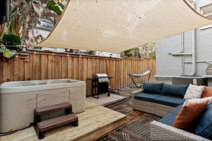 Downtown Gem W/ Jacuzzi + Basketball + Games! - Orlando, FL