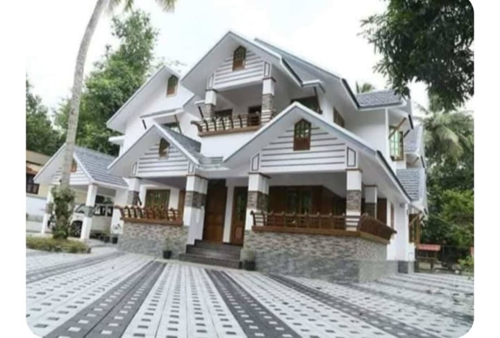 Comfortable 3 Bedroom First Floor Home - Thiruvalla