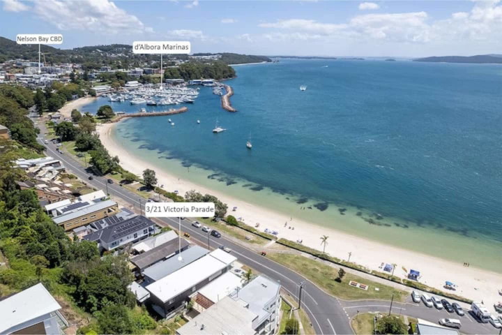 Bayside Beauty On Nelson Bay Beach. Self Contained - Nelson Bay