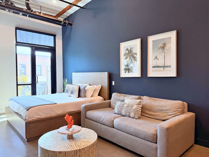 Studio Loft 5 Miles To Disney & Airport W/ Gym - Irvine, CA