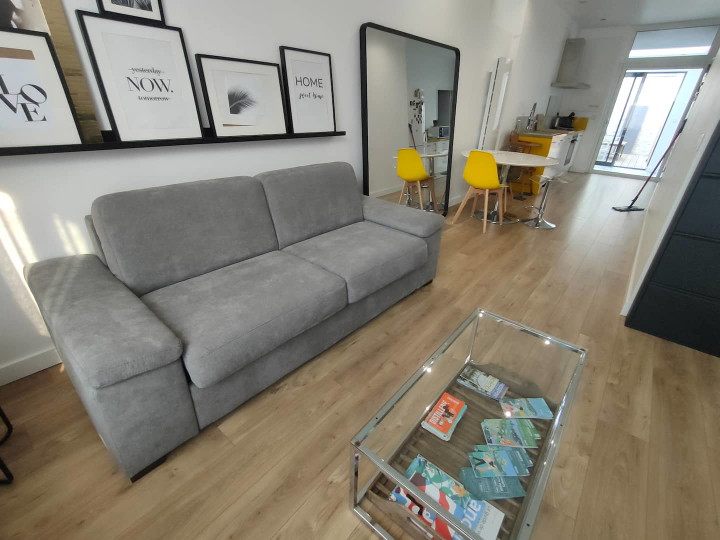 Joli T2 Avec Terrasse, 50m2, Proche Centre Ville - アンジェ