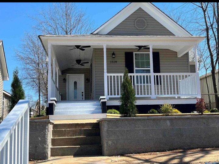 Convenient, Comfortable, & Pet Friendly! - Decatur, AL