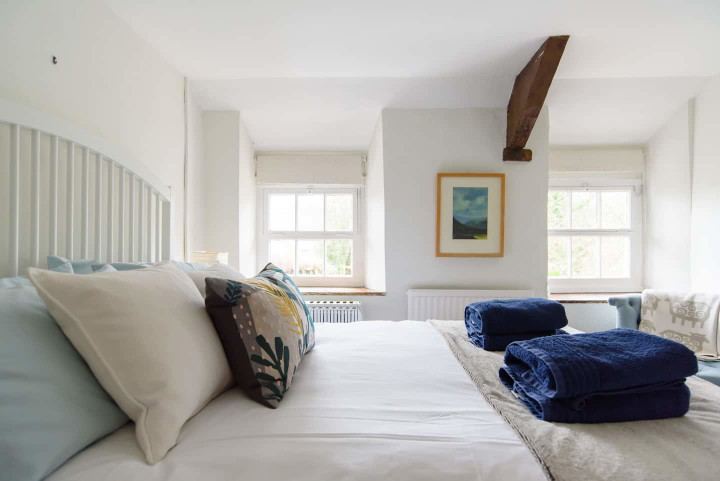 Riversong Cottage Romantic Stay - Talybont Village - Herefordshire