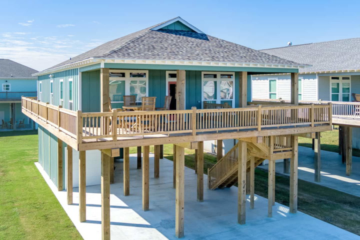 3 Bdr/3 Bth, King Bed, Central - Crystal Beach, TX