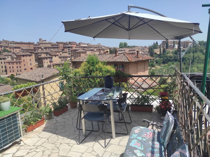 Campo And Duomo Area, Terrace, Air Conditioning And Parking 150 Metres Away - Siena