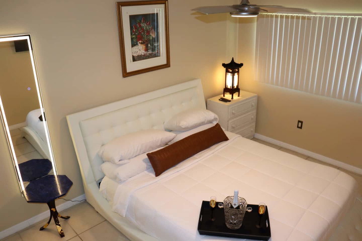 The Honeymoon Suite On Siesta Key Beach - Siesta Key, FL