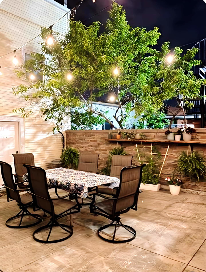 Amazing Home, Free Street Park! - Chicago, IL