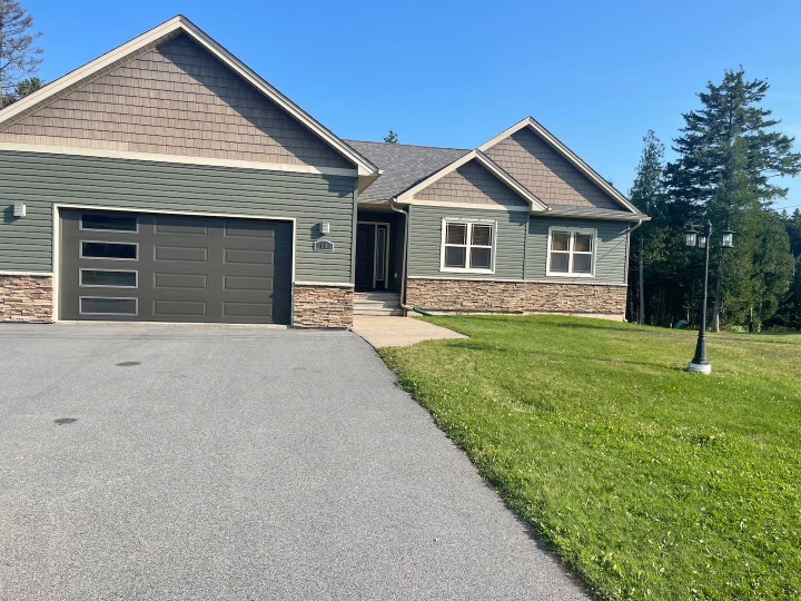 Modern, Spacious House In Quispamsis, Nb - Hampton