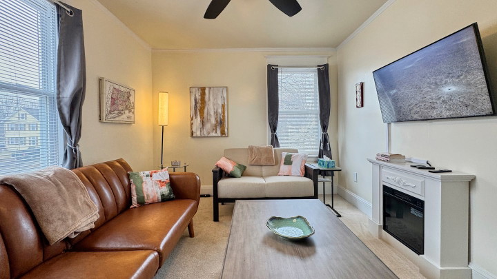 Cozy Apartment Near Wesleyan And Town Center - Cromwell, CT