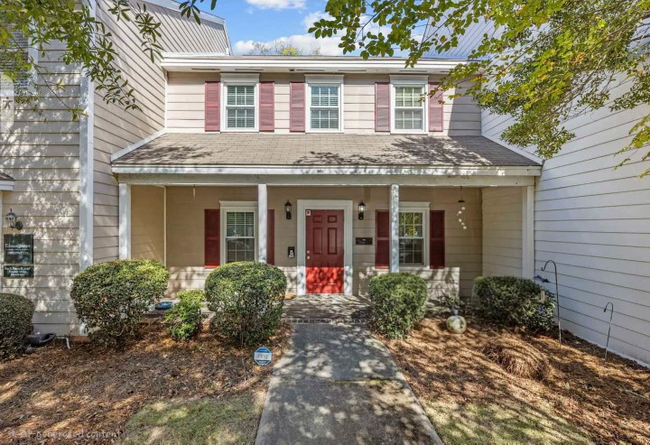 Downtown New Bern Apartment Full Kitchen & Parking - New Bern, NC