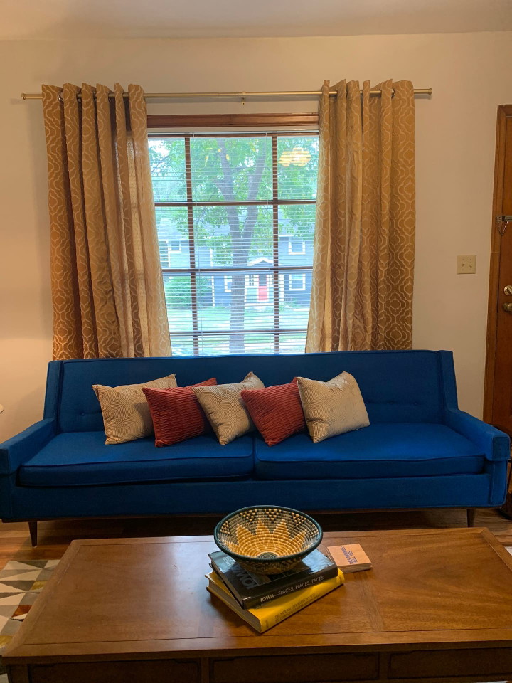 Etta's Place - Privé 1b/1b - Midcentury Modern - Des Moines, IA