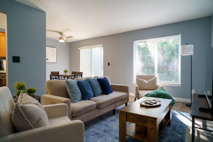 Downtown Tigard Family Getaway - Lake Oswego, OR