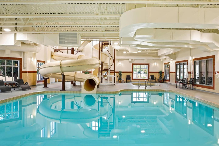 Ramada Drumheller | King | Free Parking - Drumheller