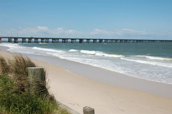 Virginia Beach 2 King Br Apt 100 Feet From Beach - Virginia Beach, VA
