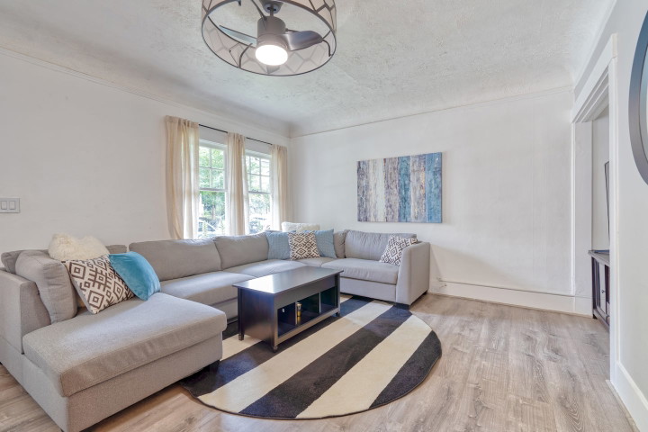 Comfy & Cozy 2 Bedroom Portland Flat - Portland, OR