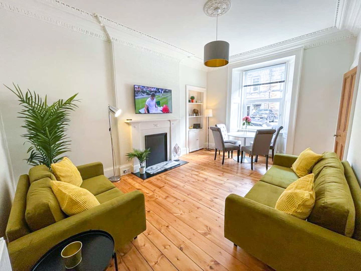 Desirable 2 Bed Apt Near Edinburgh Castle - Edinburgh